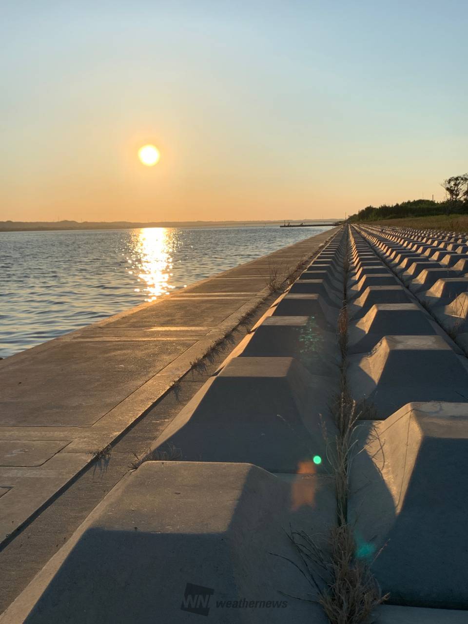 利根川に 反射した太陽 まだまだ暑く そ | 千葉県銚子市 | BeeZem | ウェザーニュース