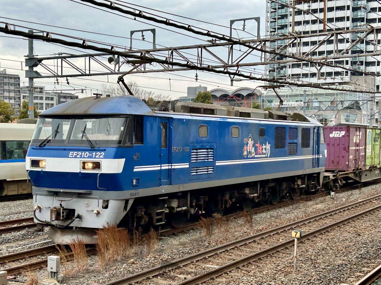 JR貨物EF210形電気機関車"桃太郎" | 大阪府吹田市 | 必撮仕事人⚔ 📱📸 | ウェザーニュース